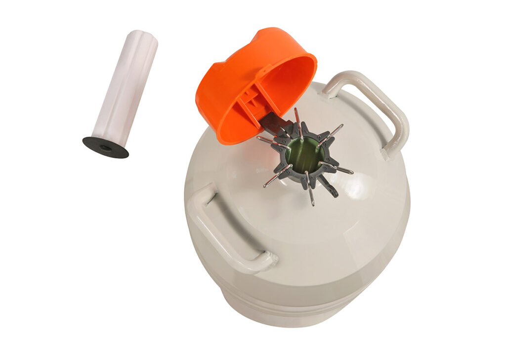 RÉSERVOIR POUR AZOTE LIQUIDE ET 20 - Cryofarm